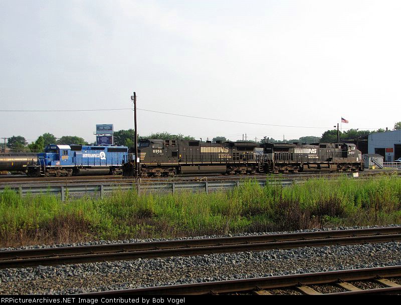 CSX 8817; NS 8956, 9441